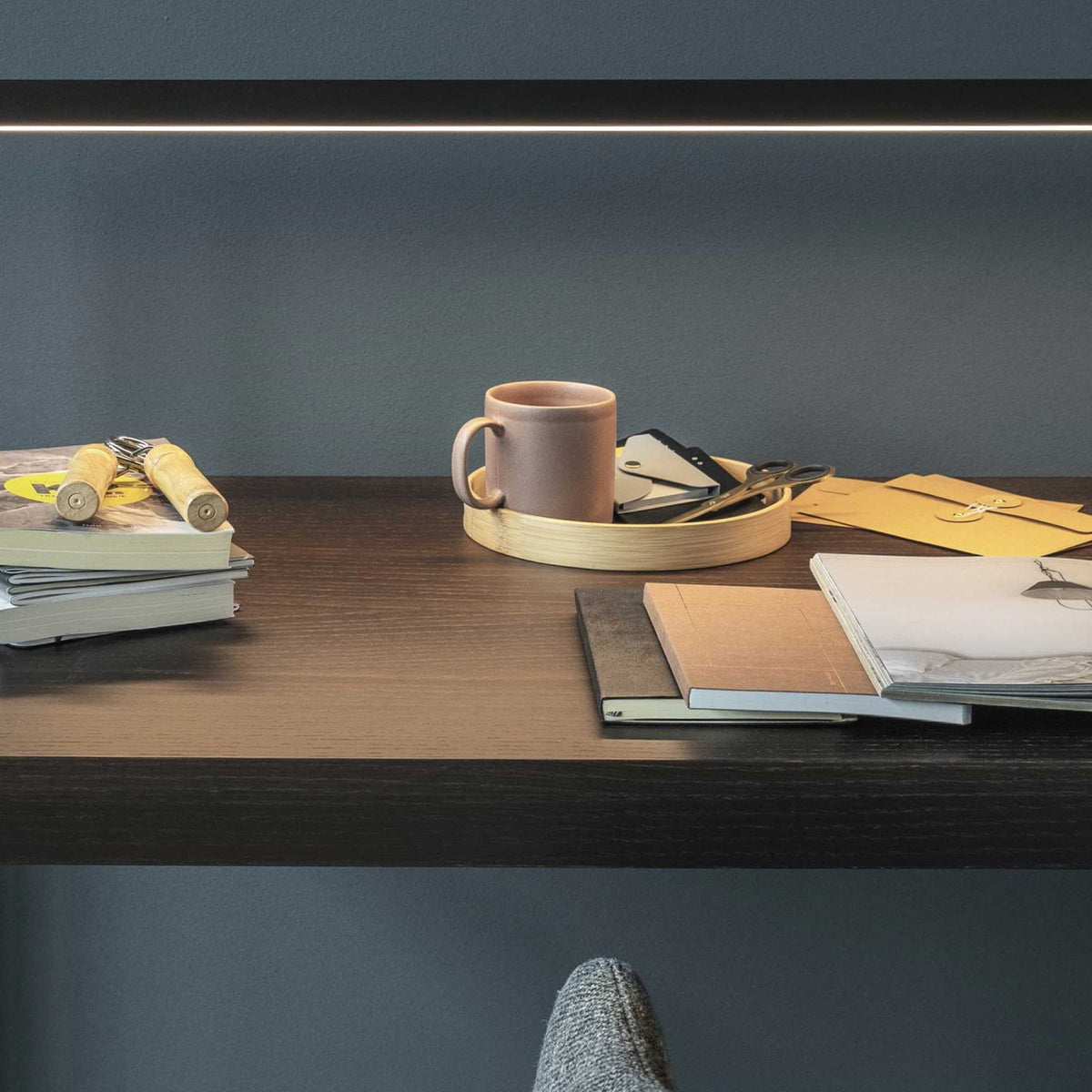 Continuum Desk | Button Switch on/off | Interni