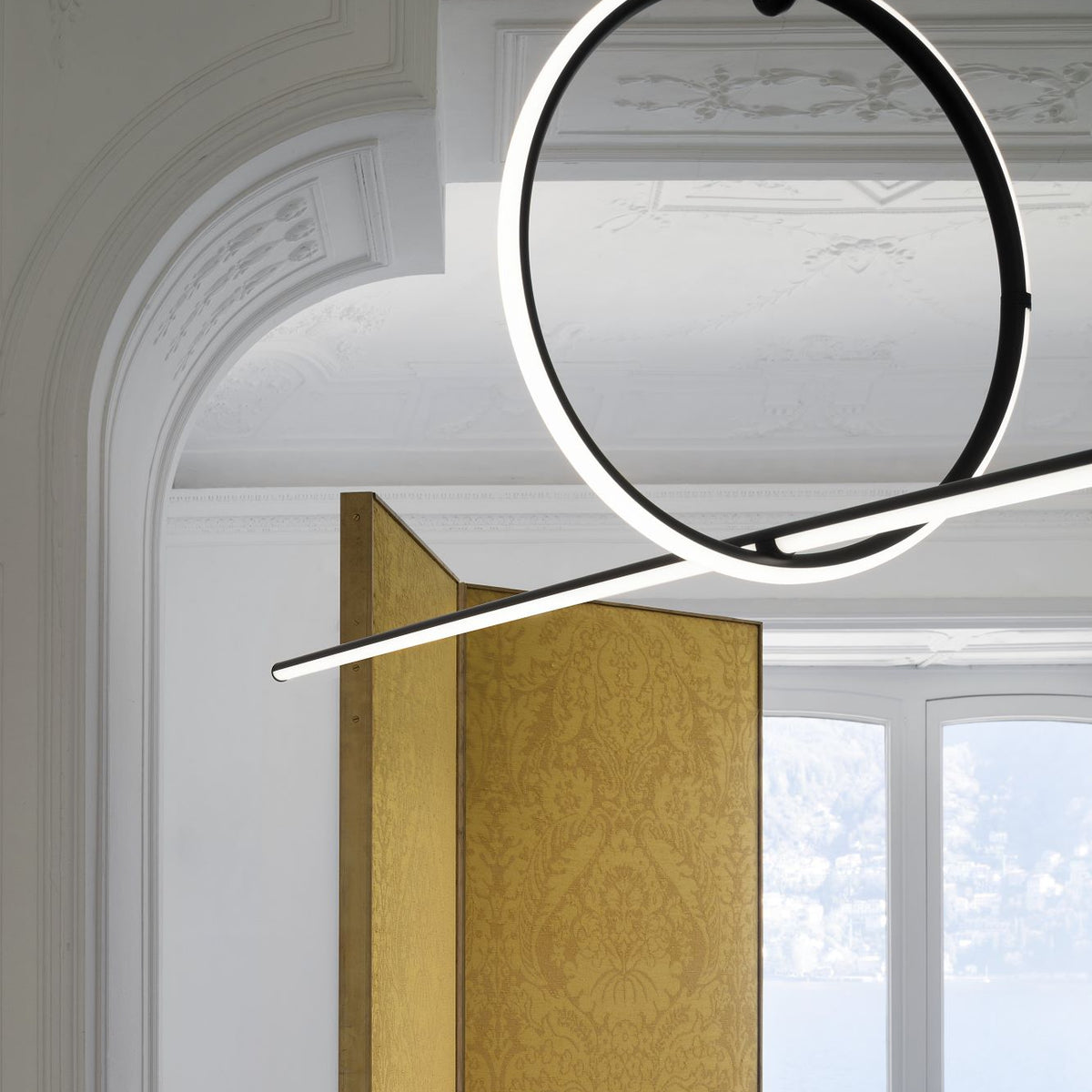 Arrangements Round | Interni