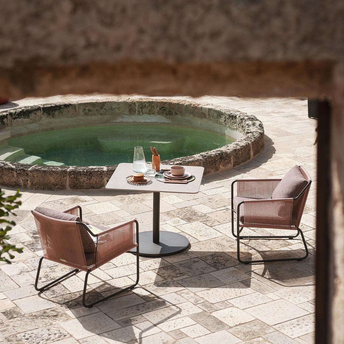 Button Table | Interni