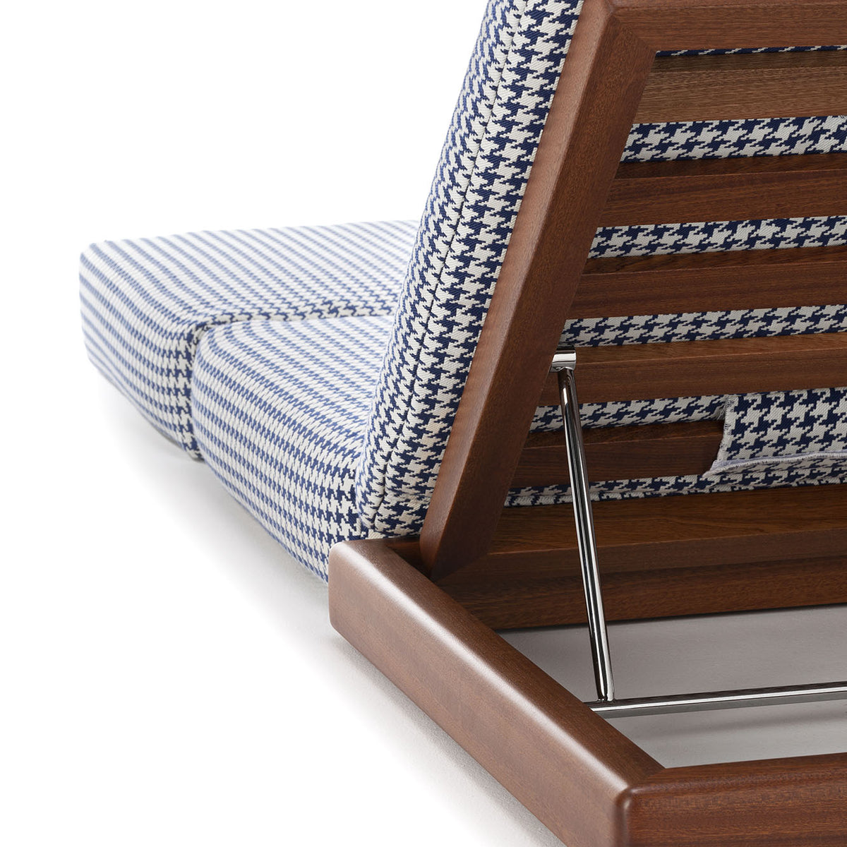 Sunset Pool Side Bed | Interni