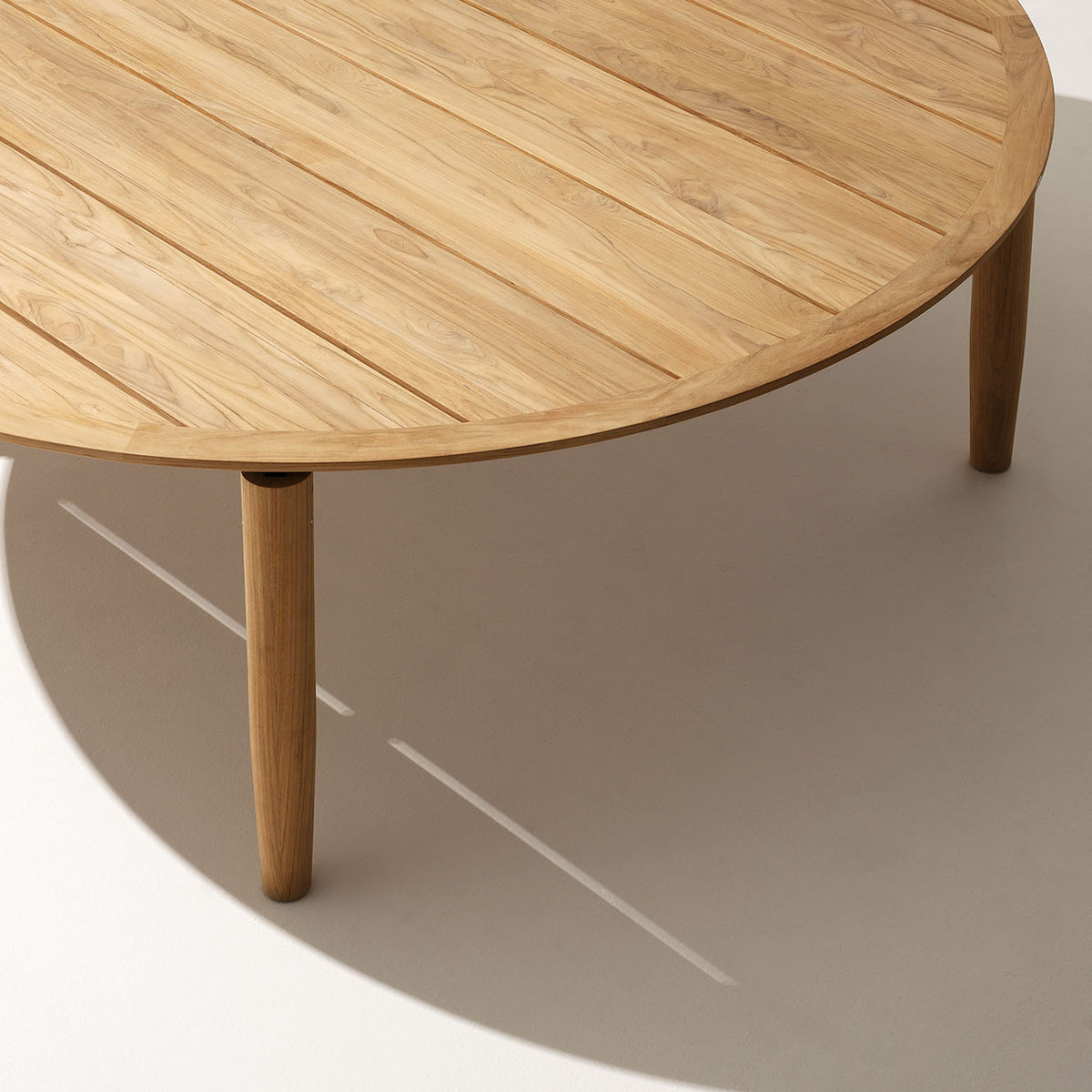 Levante Table | Interni