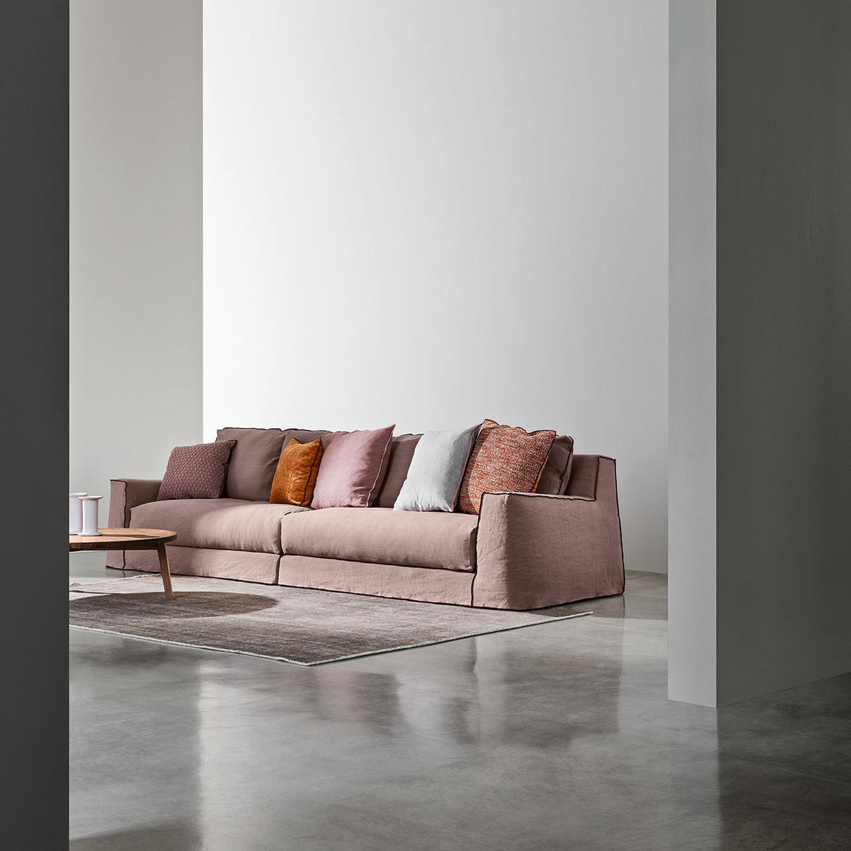 Loll Sofa | Interni