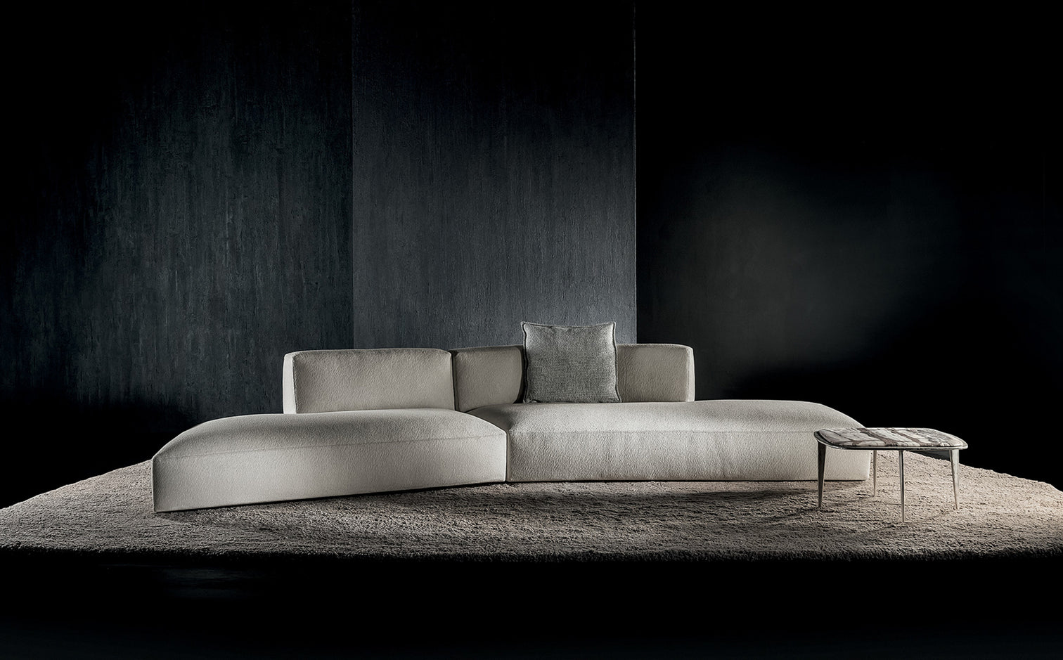 Henge | Furnitures | Interni