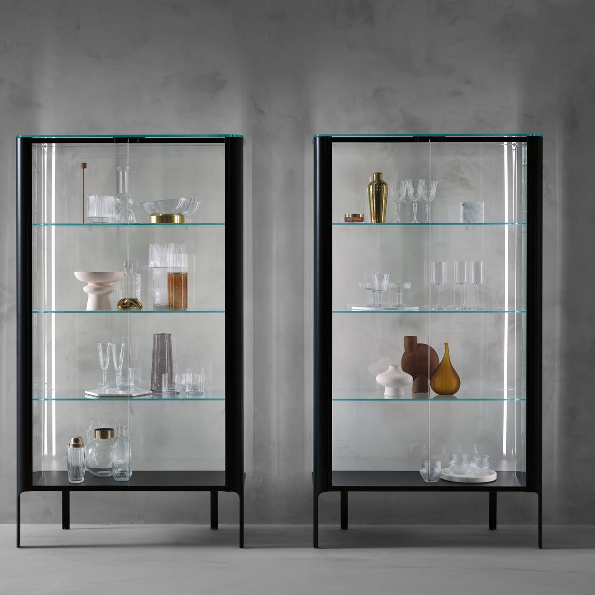 Aura Display Cabinet | Interni