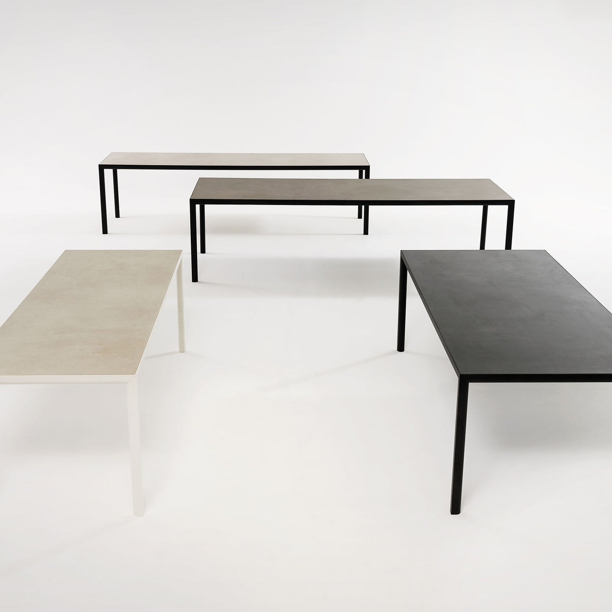 Plain Air Table | Interni